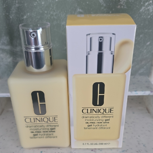 Clinique | Skincare | Clinique Hydrating Different Moisturing Gel Oil ...